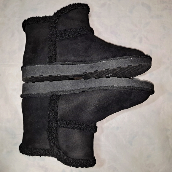 Jellypop | Shoes | Jellypop Sette Booties Womens 7m Black Faux Suede ...